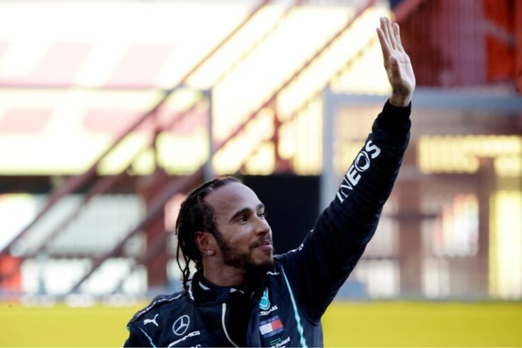 Fórmula 1: Lewis Hamilton será piloto de Ferrari a partir del 2025