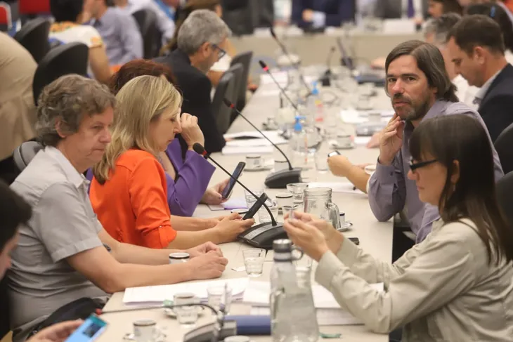 Ley ómnibus Diputados Sigue Con Discusión En Comisiones Y El 5570